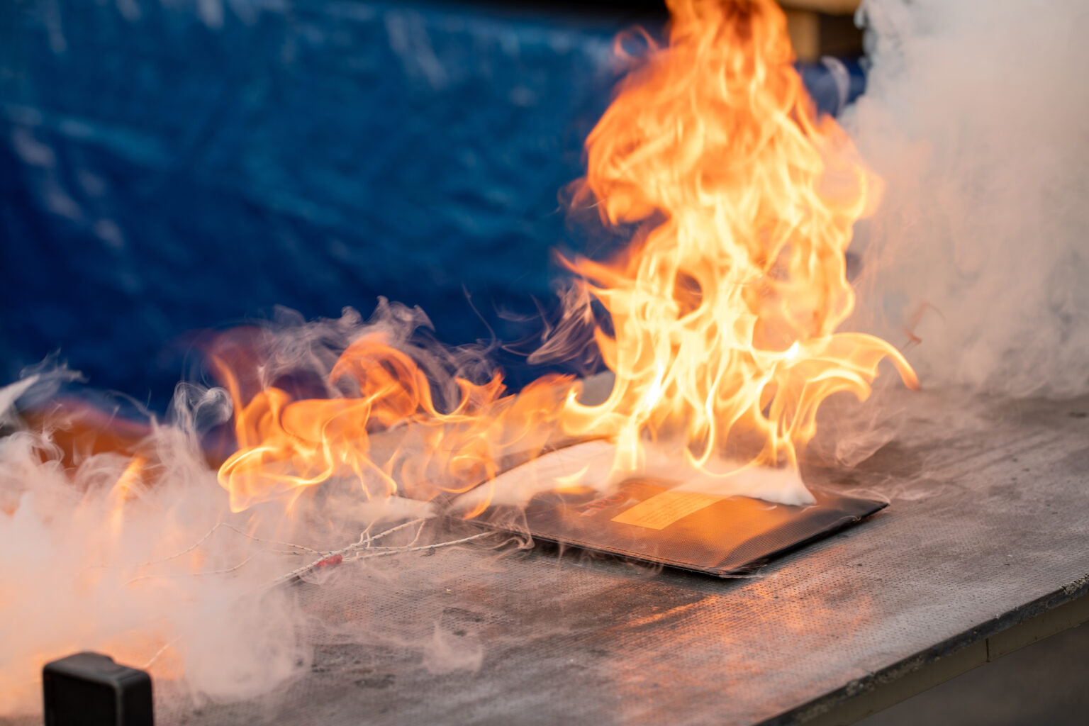 How to Stop a Lithium-Ion Battery Fire - CellBlock FCS